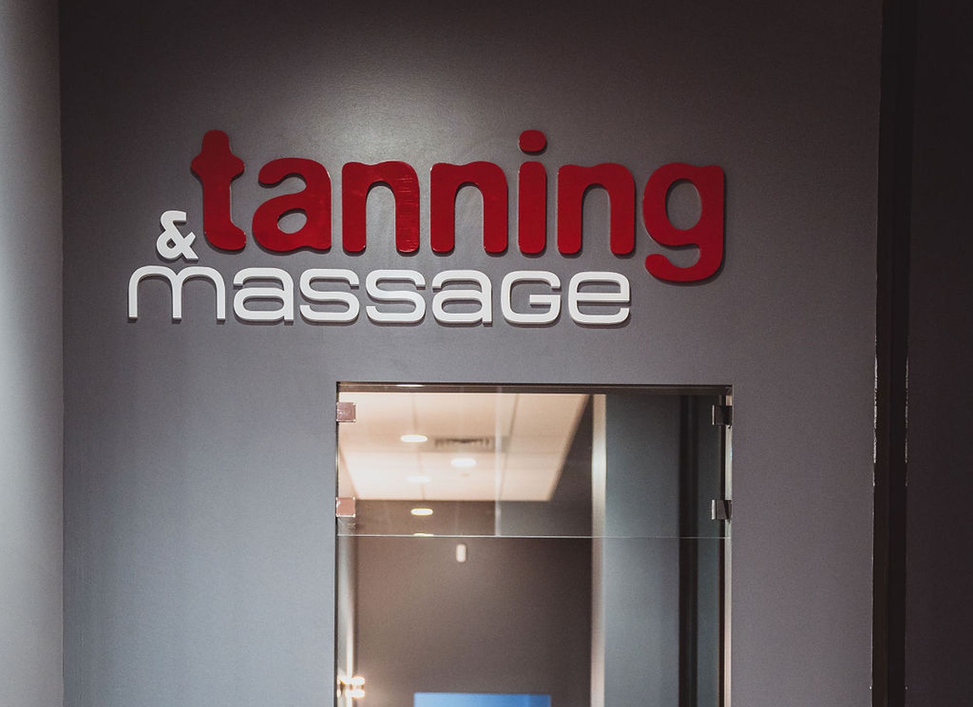 Pre & Post Workout Massage, Tanning Beds & More Gym Amenities | Edge ...